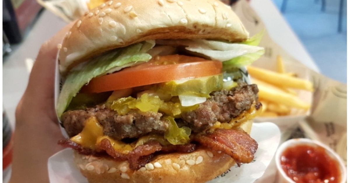From Best to Worst: 27 US Fast-Food Chains’ Cheeseburgers Ranked
